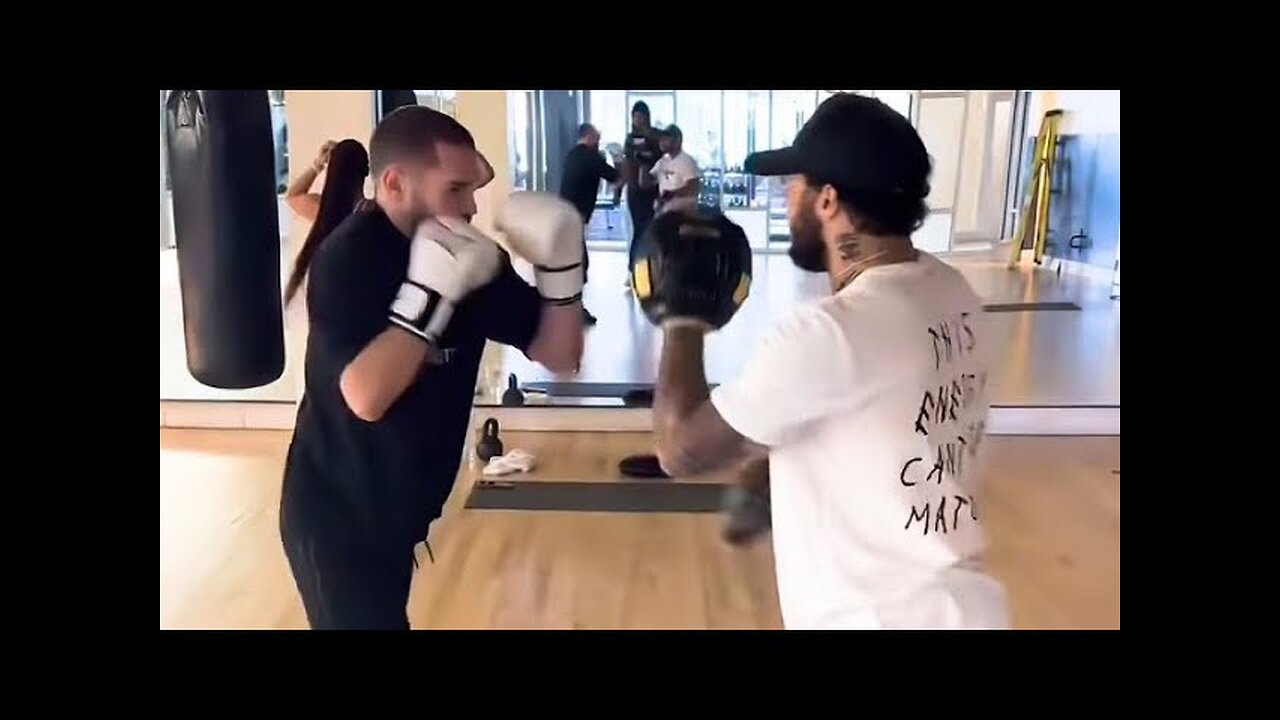 Adin Ross Tries Boxing For The FIRST TIME