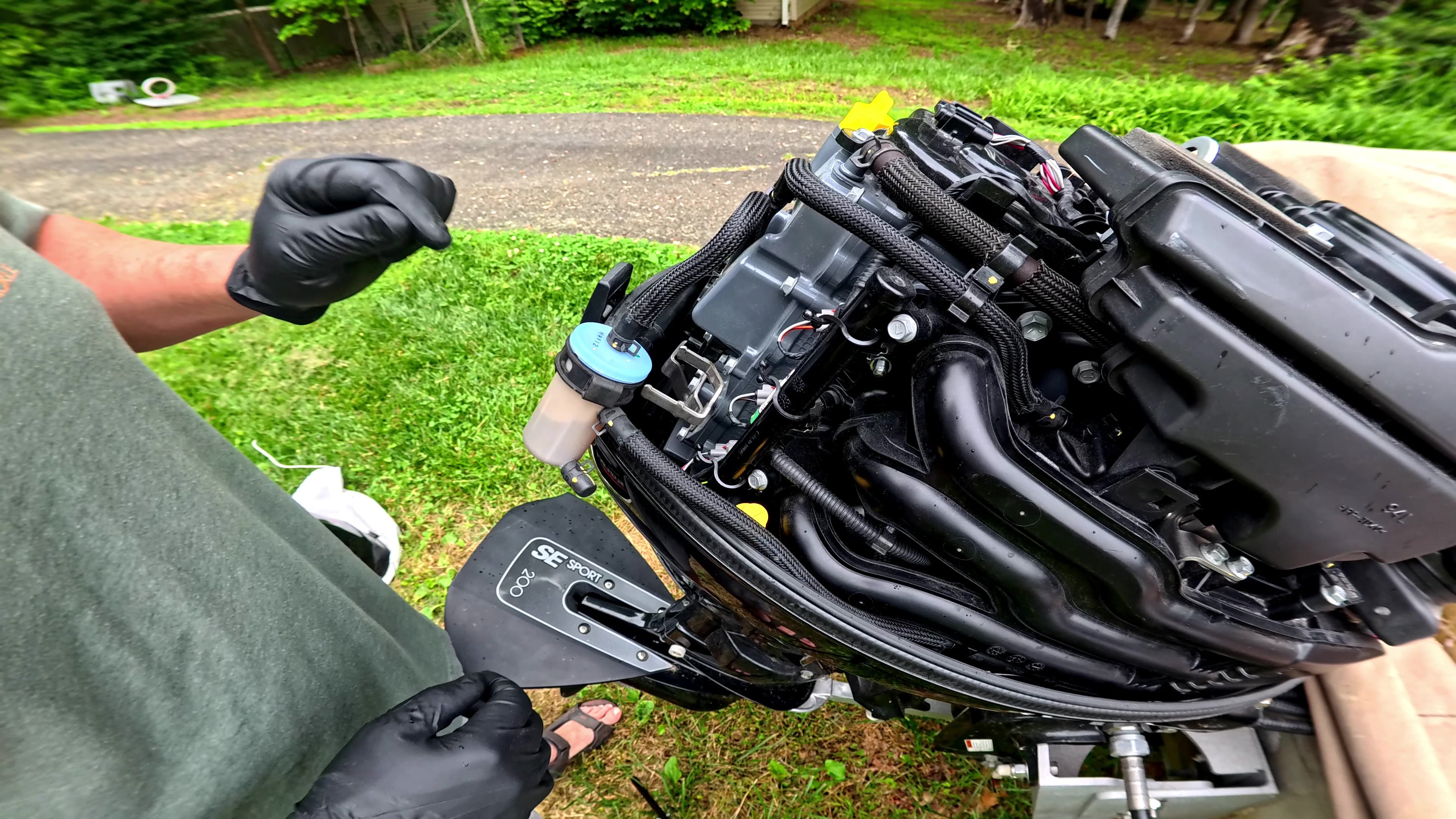 Suzuki DF25A Low and High Pressure Fuel Filter Replacement