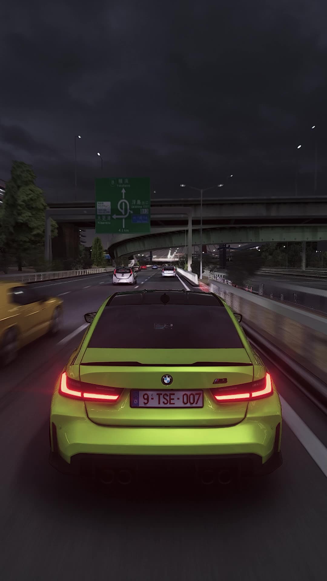 BMW G80 slips pass cop