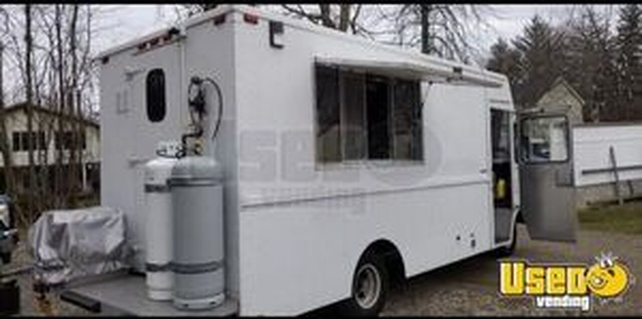 Low Mileage - 28' GMC P30 Step Van Food Truck with Pro-Fire Suppression ...