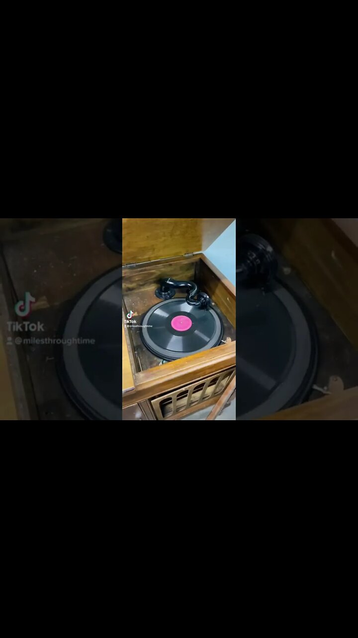 Vintage record player works