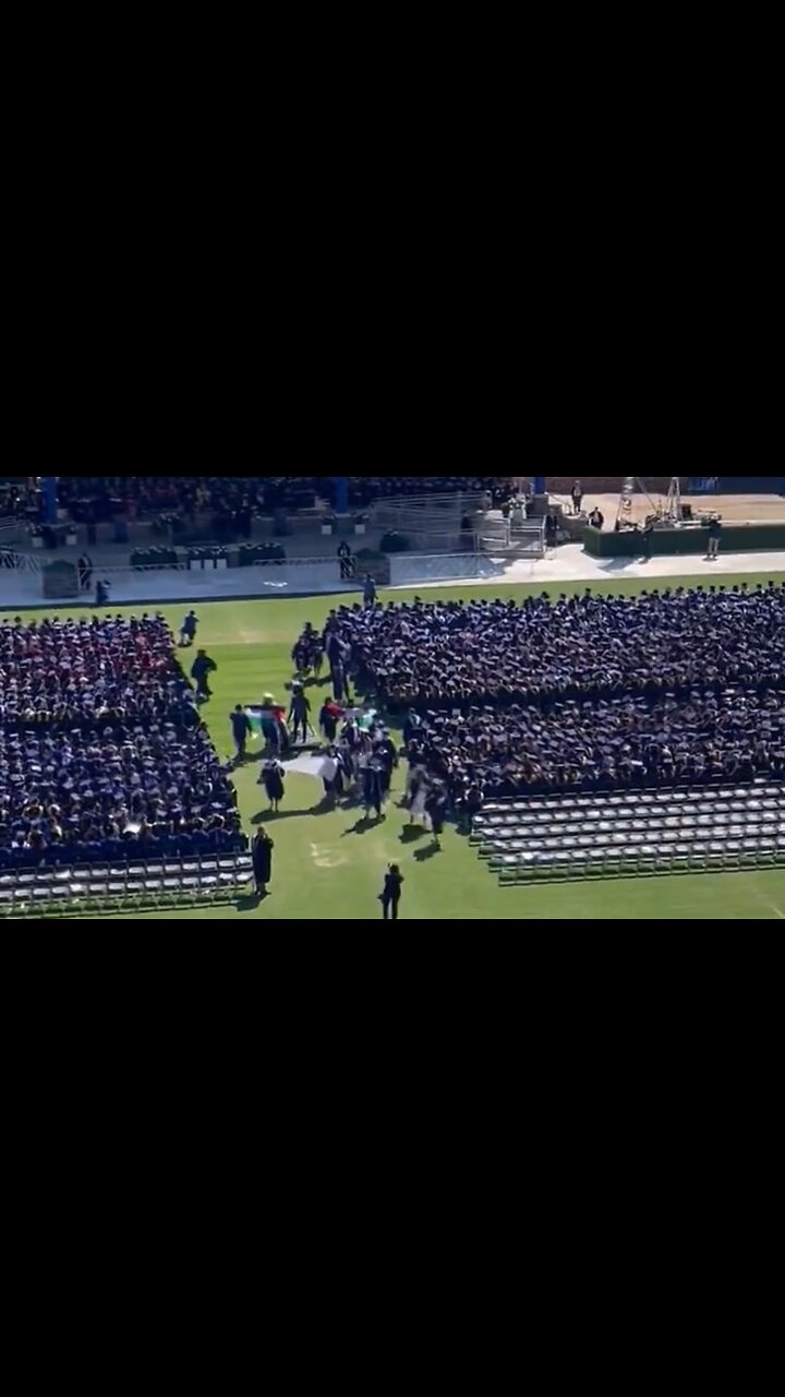 Jerry Seinfeld's Commencement Address Sparks Walkout By Antisemites At ...