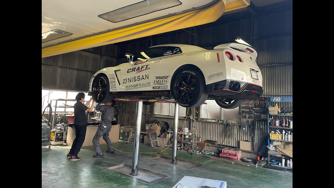 Inside the Insane Japanese Mega Factory Producing the Nissan GT-R 35 ...