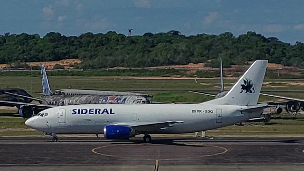 Boeing 737-300F PR-SDQ pousa em Manaus vindo de Brasília