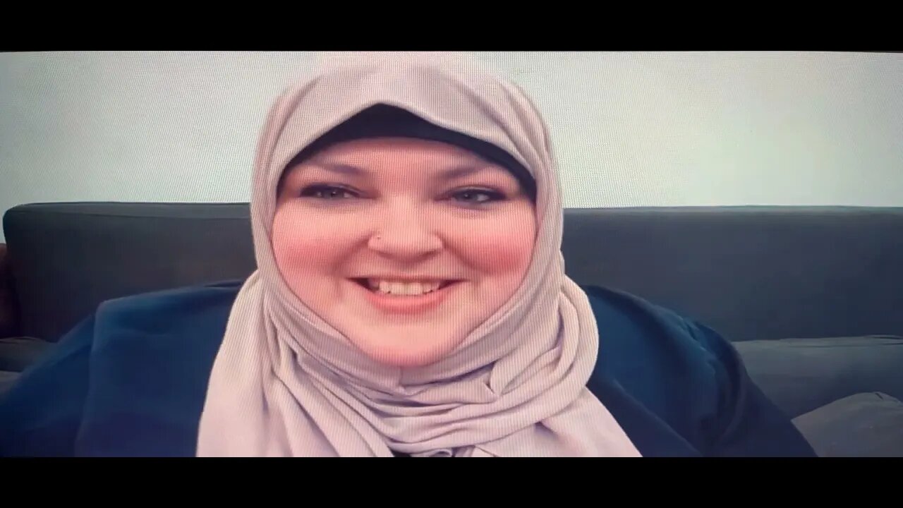 Foodie Beauty Talks About Her Kitty Sam & How He Acts With Her & Throws ...