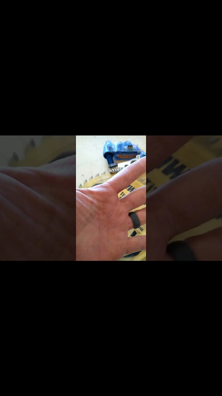 LOOK Saw Stop Saved the DAY 👍🤩👏 Check out the mechanism after the blade ...