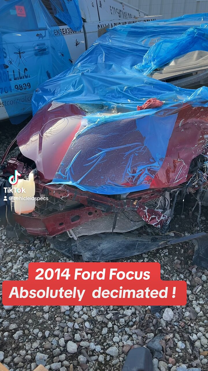 2014 Ford Focus absolutely decimated #crash #fordfocus