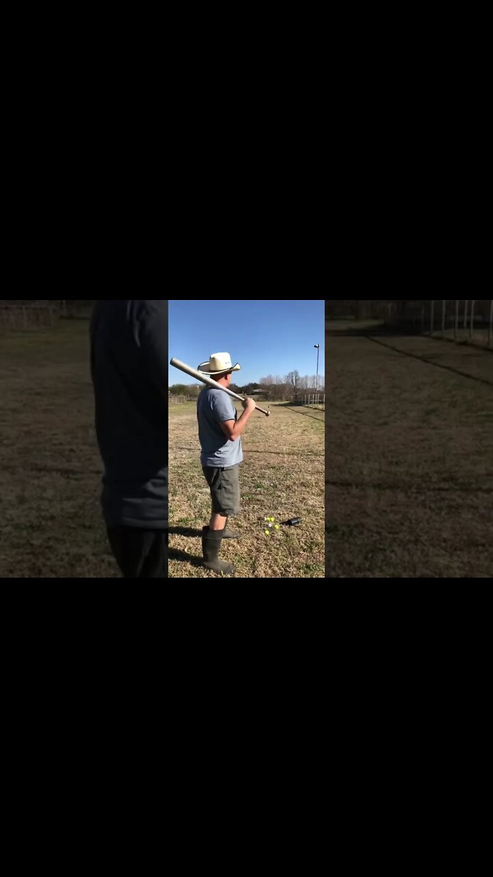 REDNECK GOLFER using a baseball bat for a SHORT IRON? ⛳️ 🏌️ #shorts