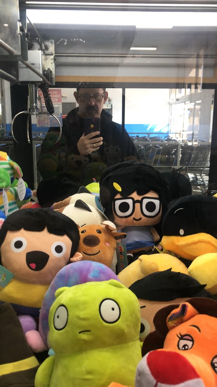 Try my luck on a Claw Machine 100