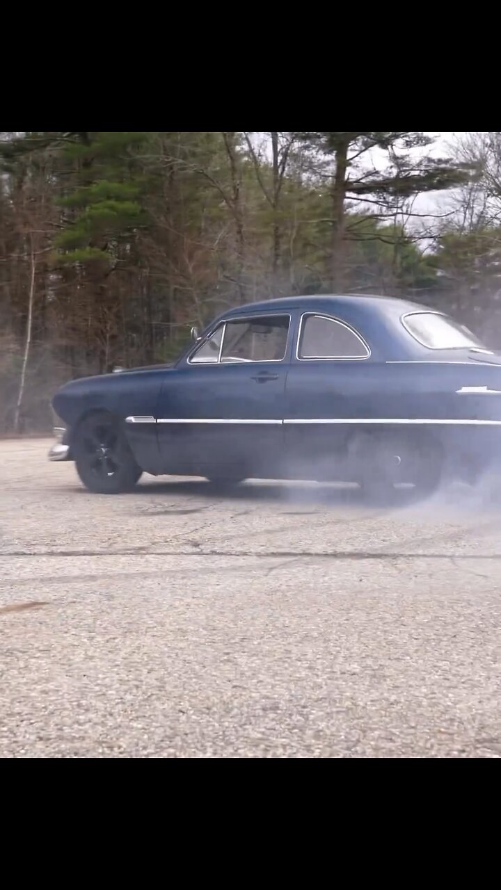 Old school shows how a burnout is done