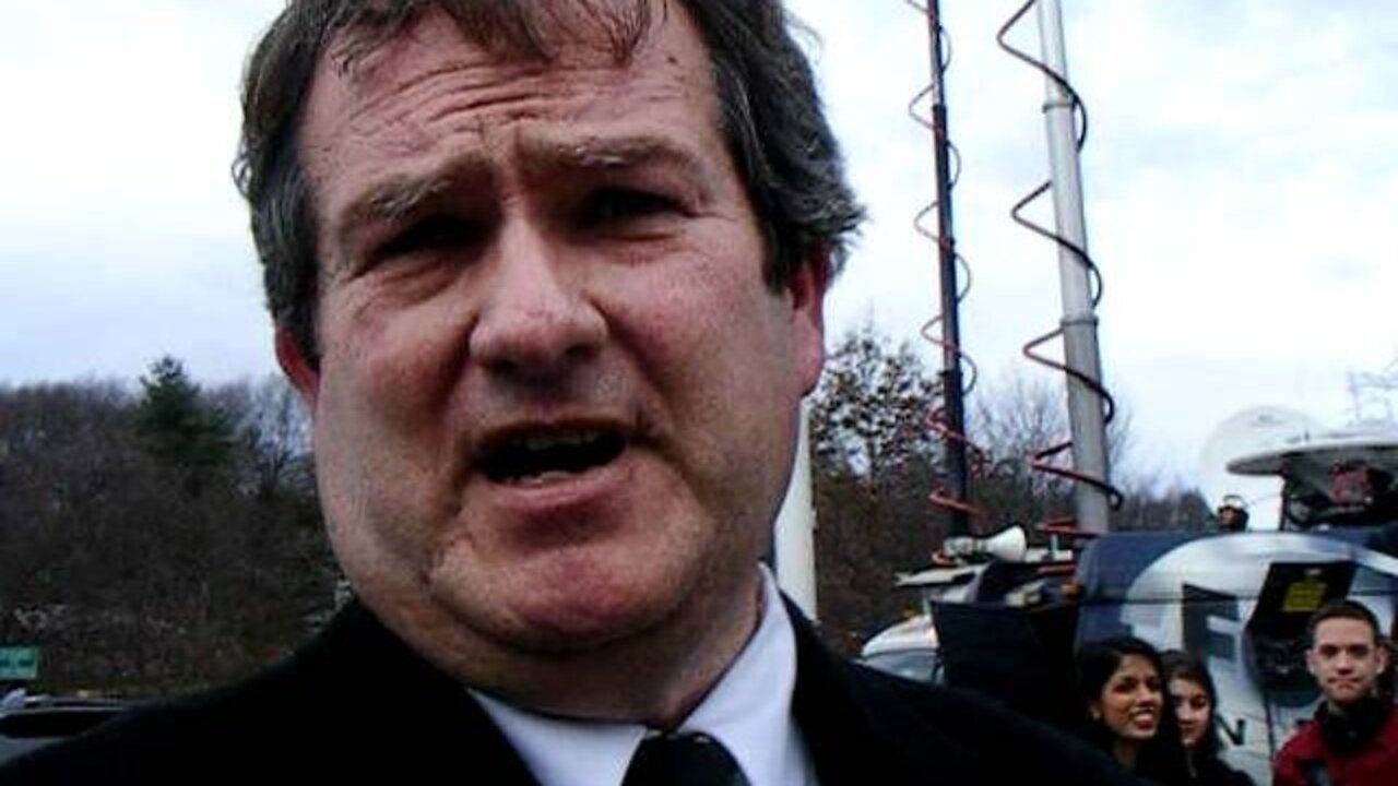 Tom Mountain after Barney Frank Press Conference.AVI