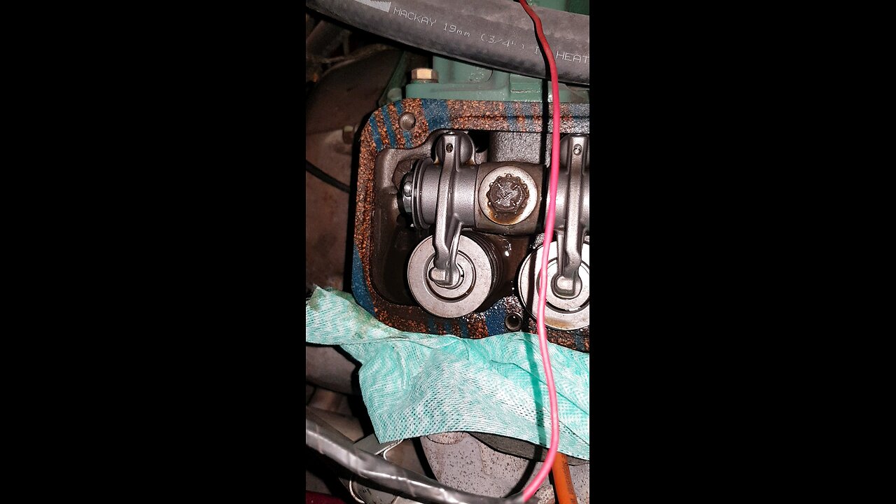 MEL 430 engine oil pattern at valve train after run in - Lincoln ...