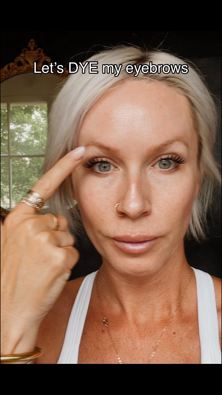 Let’s Dye My Eyebrows