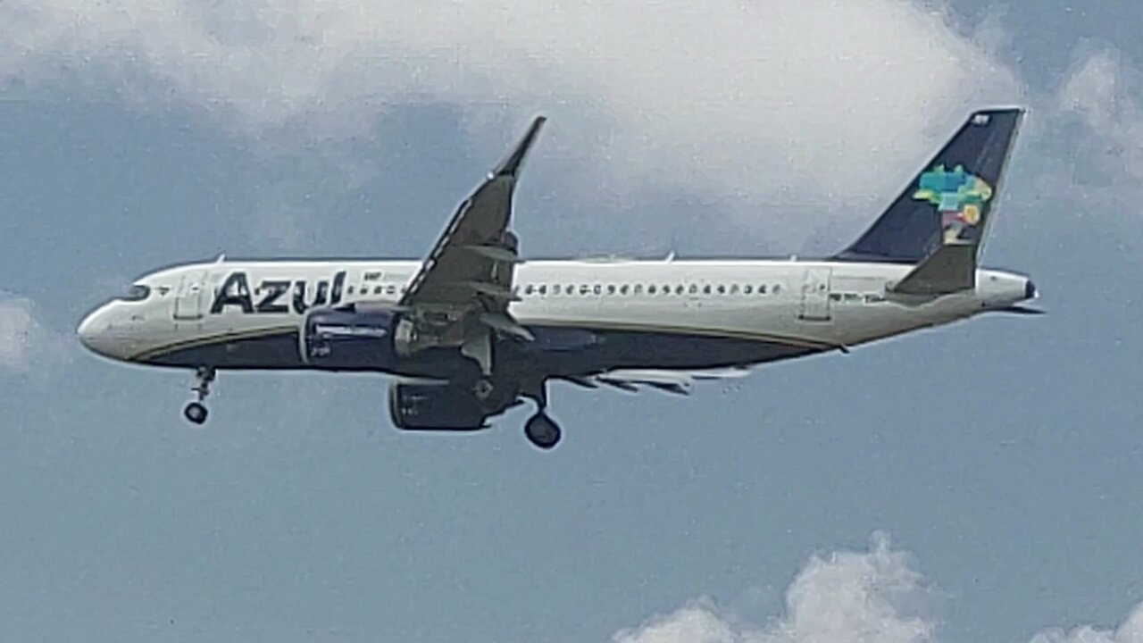 Airbus A320NEO PR-YRH vindo de Belém do Pará para Manaus,A320NEO coming ...