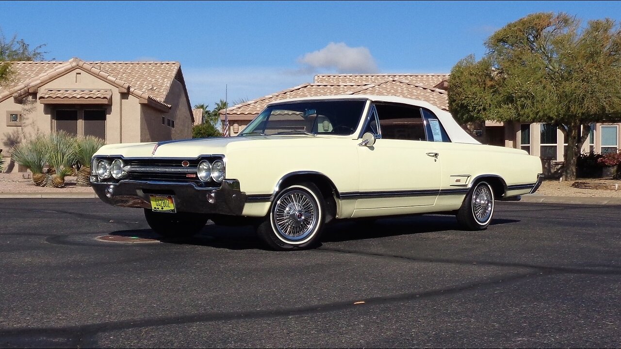 1965 Oldsmobile Olds Cutlass 442 Convertible in Yellow Engine Sound My ...