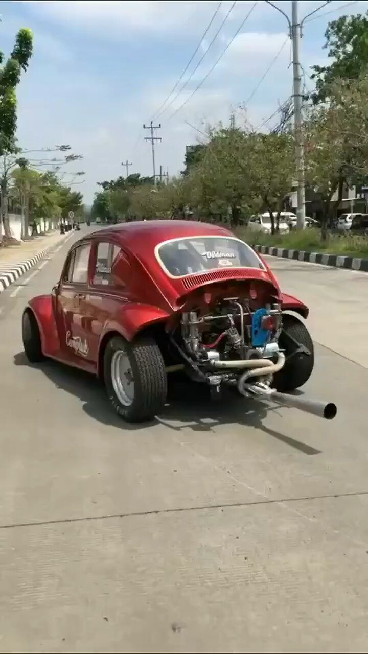 Crazy exhaust on Volkswagen beetle