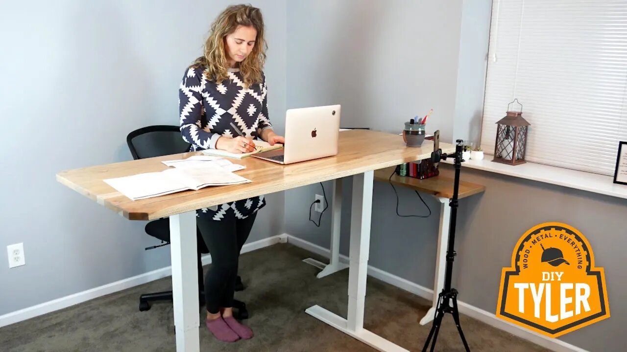 I make a DIY Custom Sit Stand Desk for my Sister. Hickory top with ...