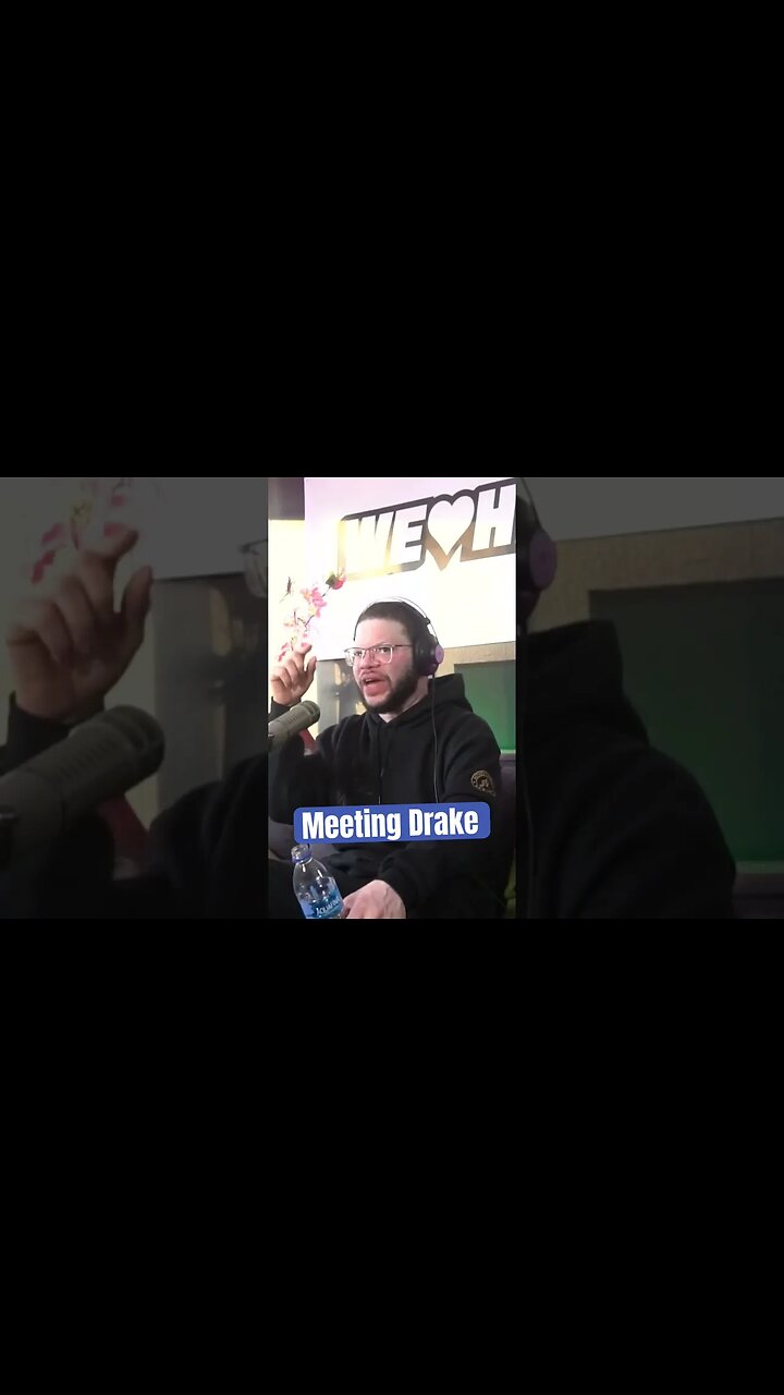 Throwing Drake’s 1st CD On The Floor!! 💿😥