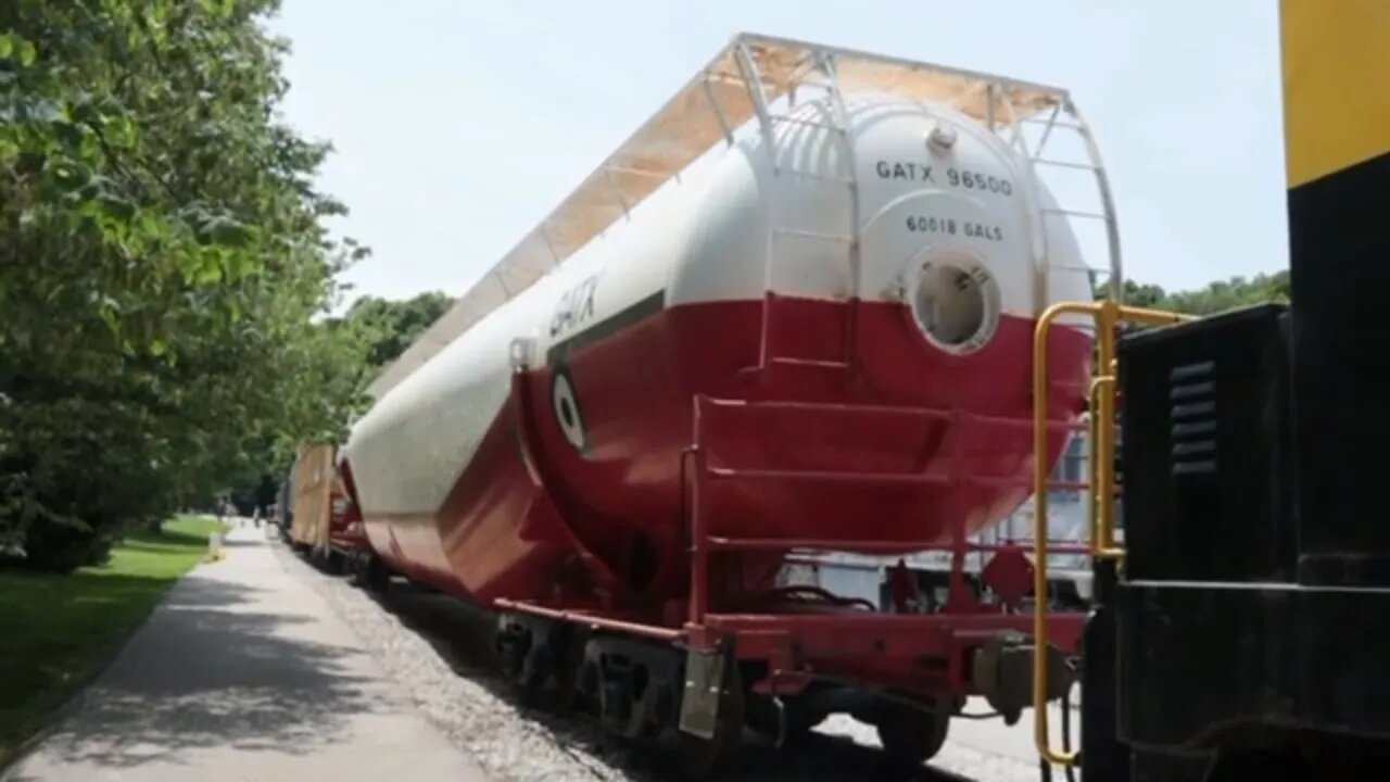 World's Largest Rail Tank Car - G.A.T.X. #96500 Whale Belly, National ...