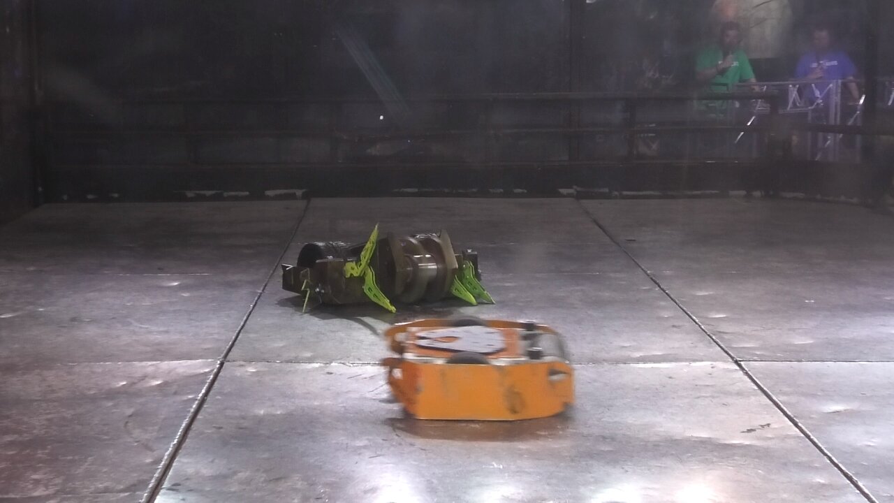 Extreme Robots Guilford 2023: Scrapy 2 Vs Sabertooth