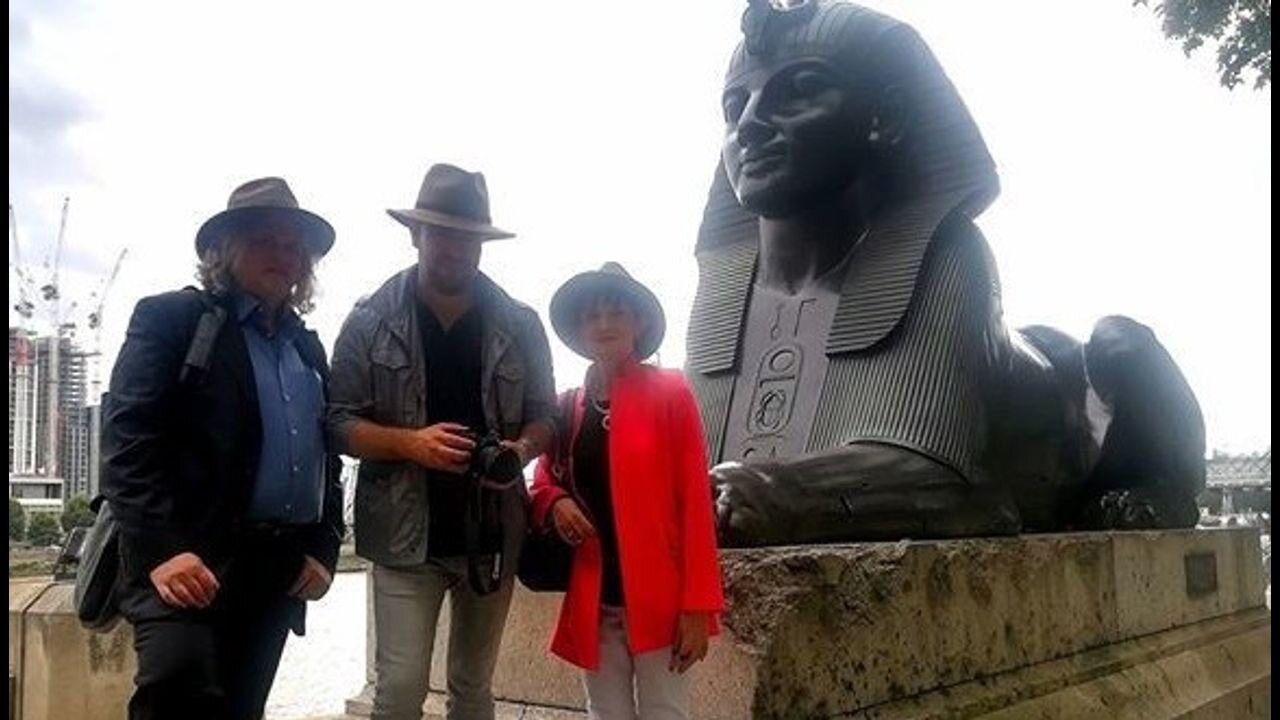 Lynn Picknett, Clive Prince - God and His Wife. Religion in Pre ...