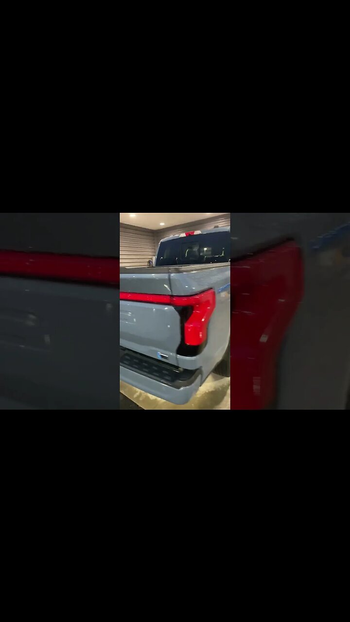 2023 Ford F150 Lightning Lariat Azure Grey