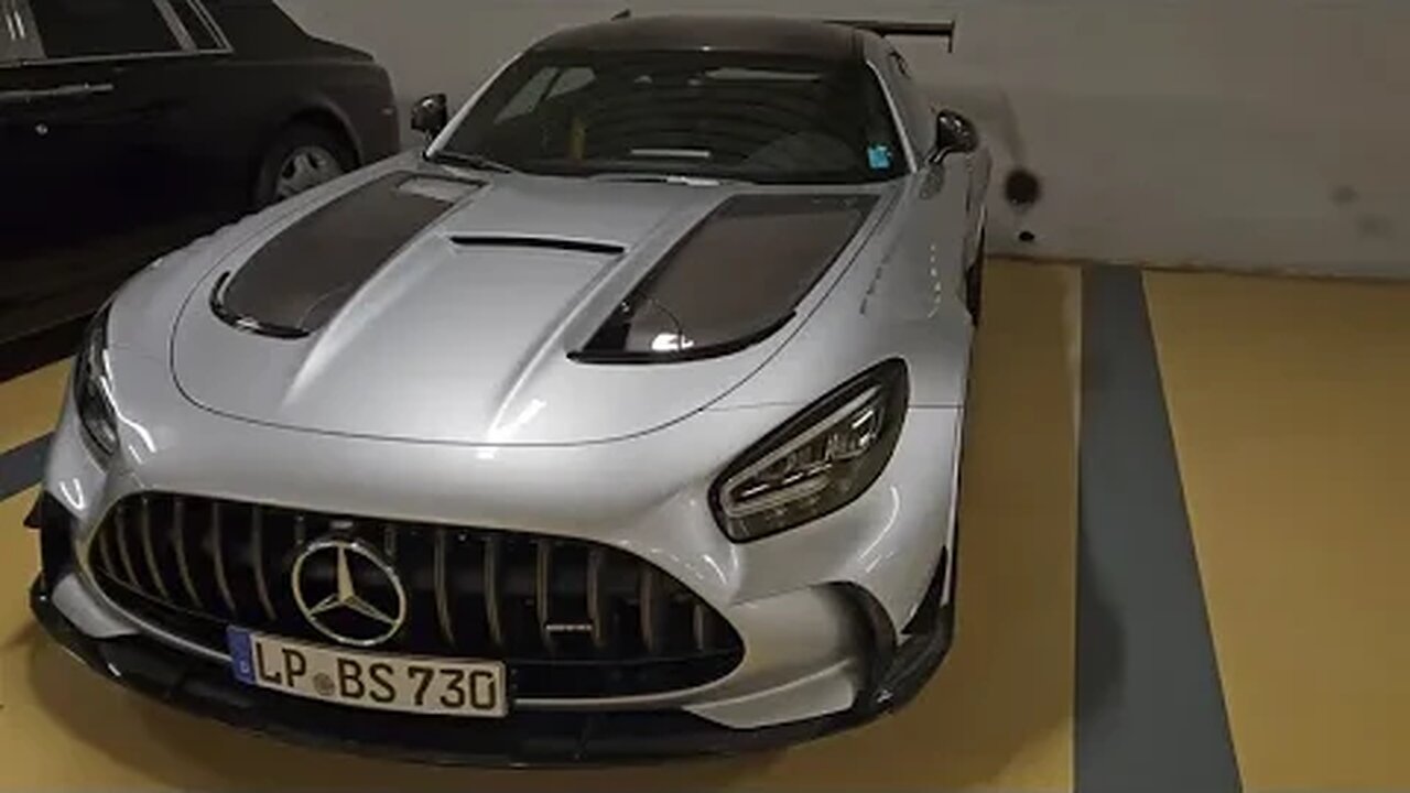 🤯Mercedes AMG GT Black Series has carbon everywhere and looks great in ...