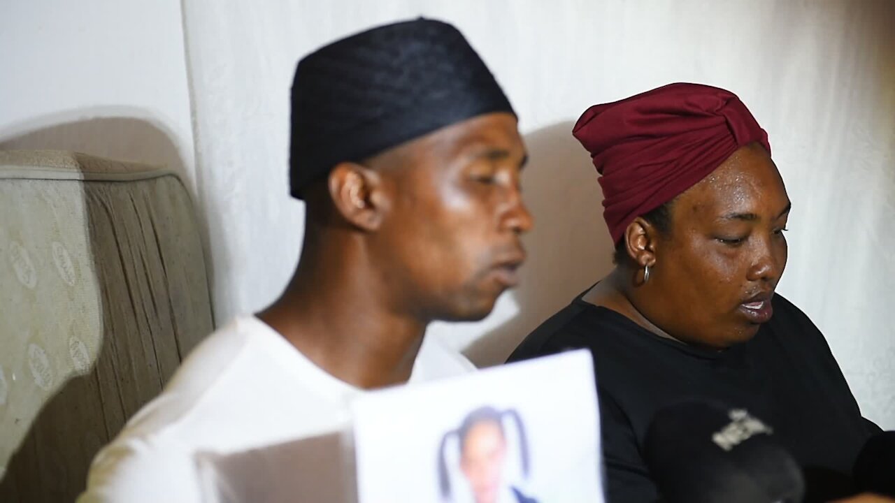 SOUTH AFRICA - Cape Town - Bheki Cele visit Ayesha Kelly's family ...