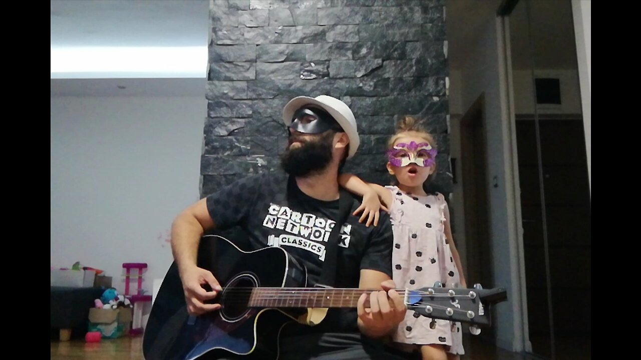 Baby Gaga - Adorable 3.5 year old girl singing Bad Romance by Lady Gaga ...