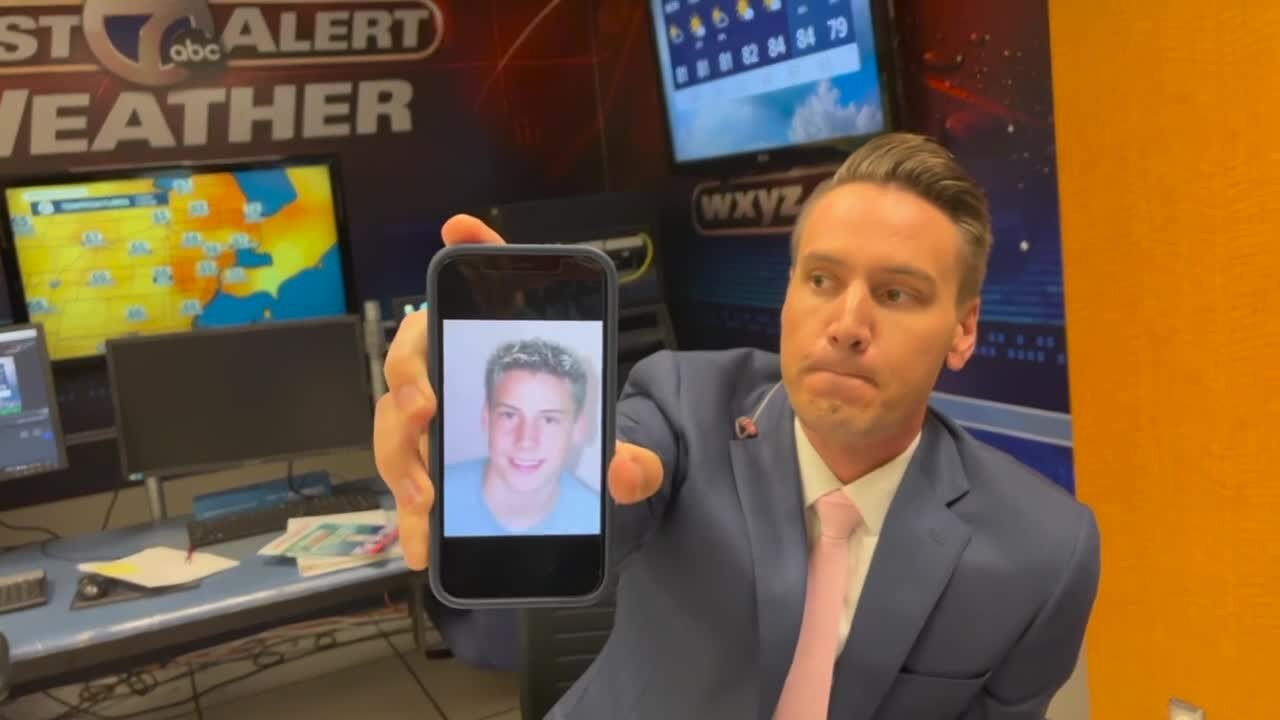 Kevin Jeanes shows off frosted tips in old school photos; gives helpful ...