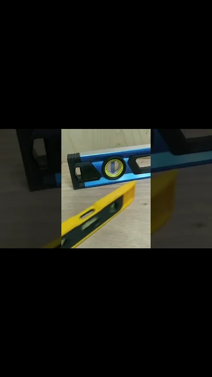 Plumb vs Level what's the difference - #shorts