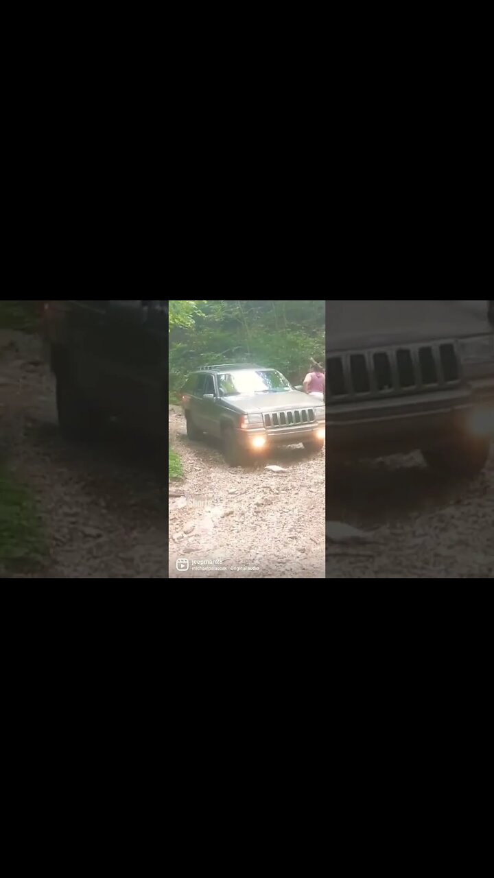 Trail riding with General Grievous a 1998 Jeep Grand Cherokee ZJ Laredo