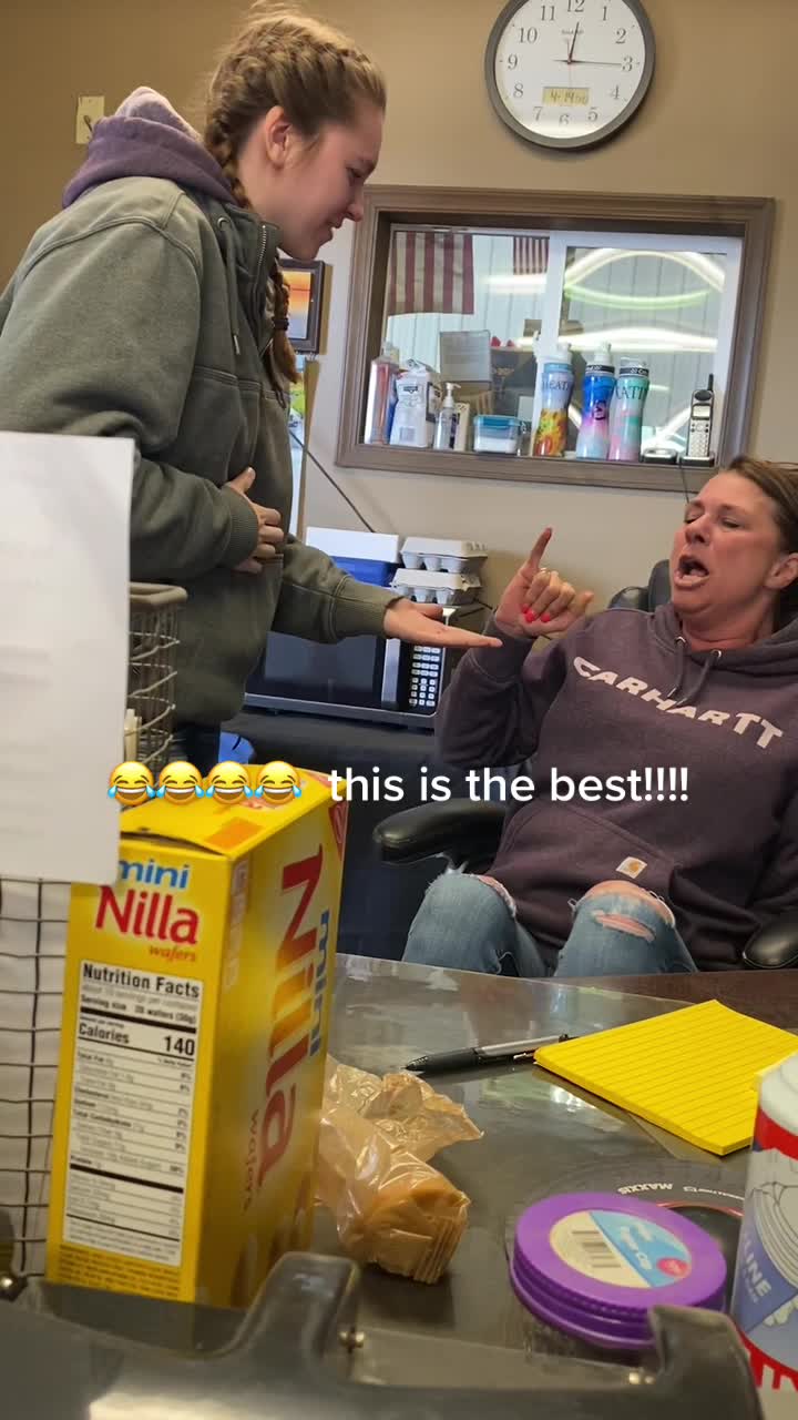 Pulling Off a Broken Acrylic Nail