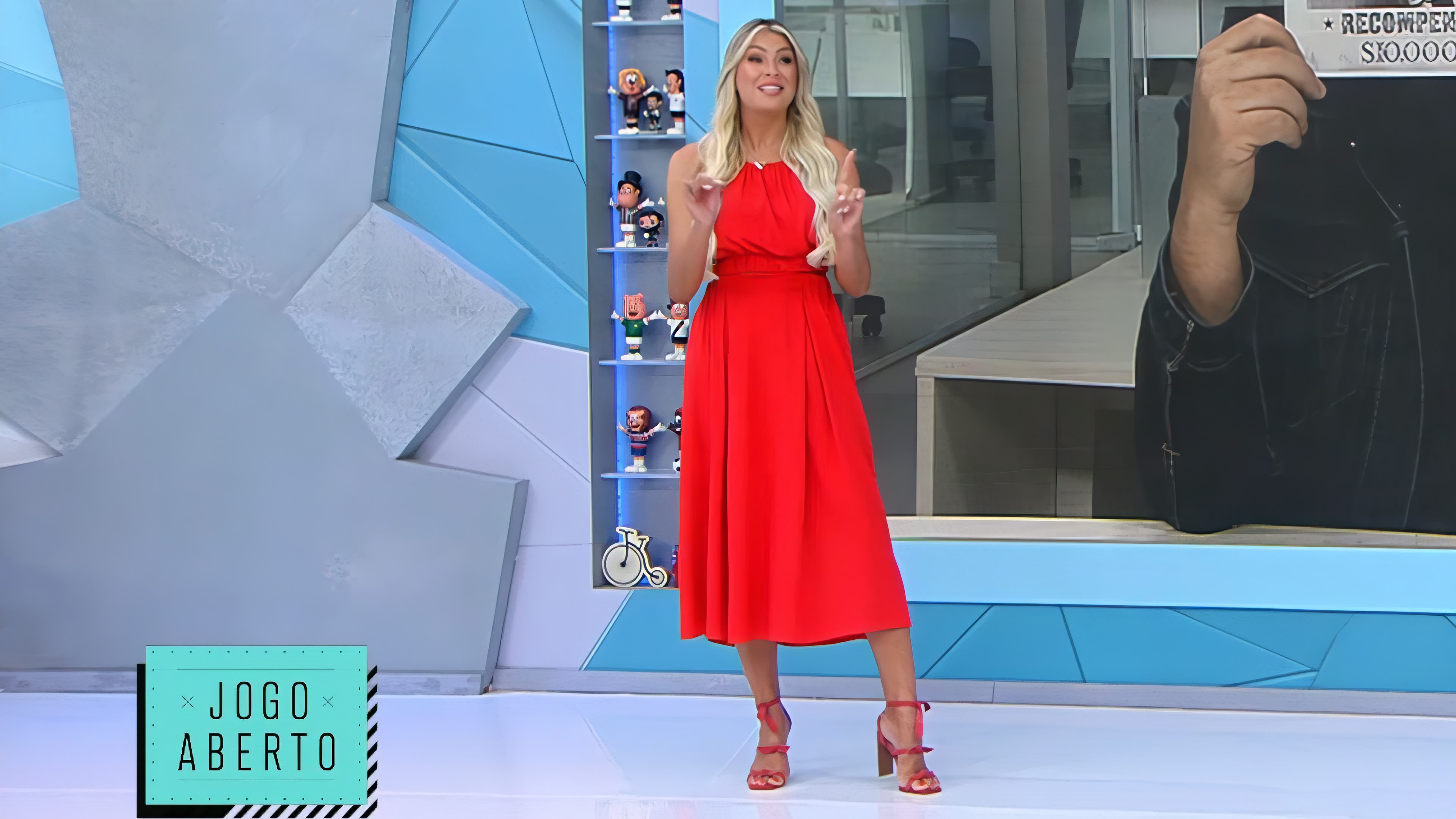 apresentadora vest red parte 10