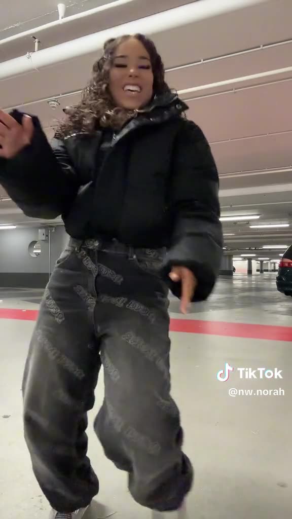 750Kicks How To Style: Jordan 4 Retro Frozen Moments with @Nw.Norah ...