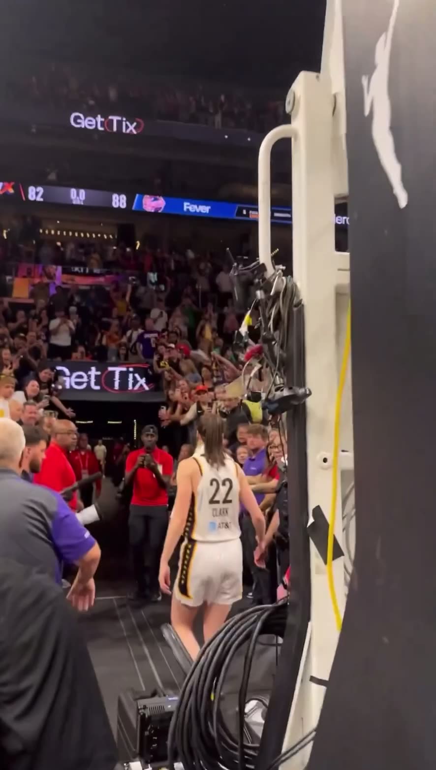 The Phoenix audience gives a standing ovation, applauding Caitlin Clark ... The Phoenix audience gives a standing ovation, applauding Caitlin Clark ...