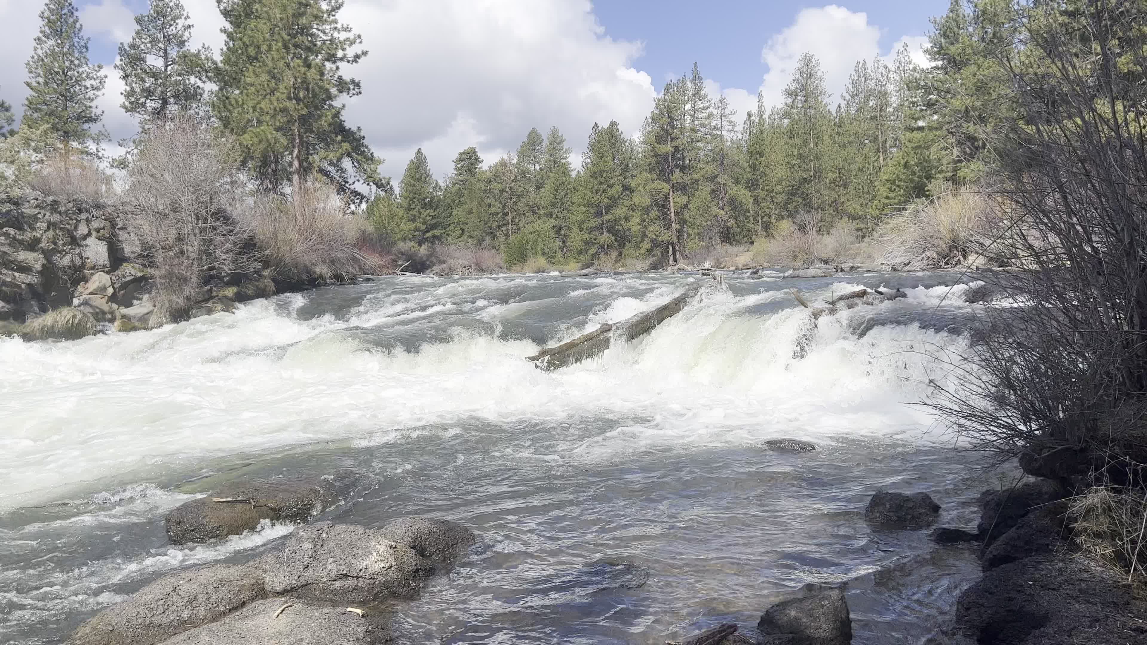 ENJOY the Peace & Quiet of Dillon Falls – Deschutes River – Central ...