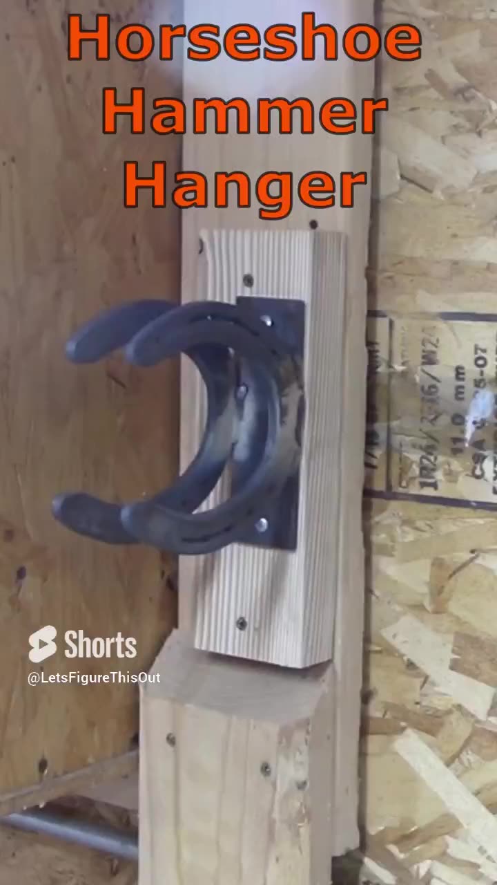 I had a couple of horseshoes laying around and decided to make a hammer ...