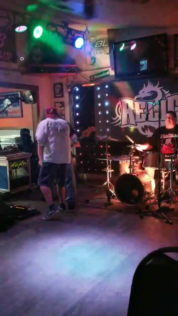 Viken "Man In The Box" Featuring Derek Abney