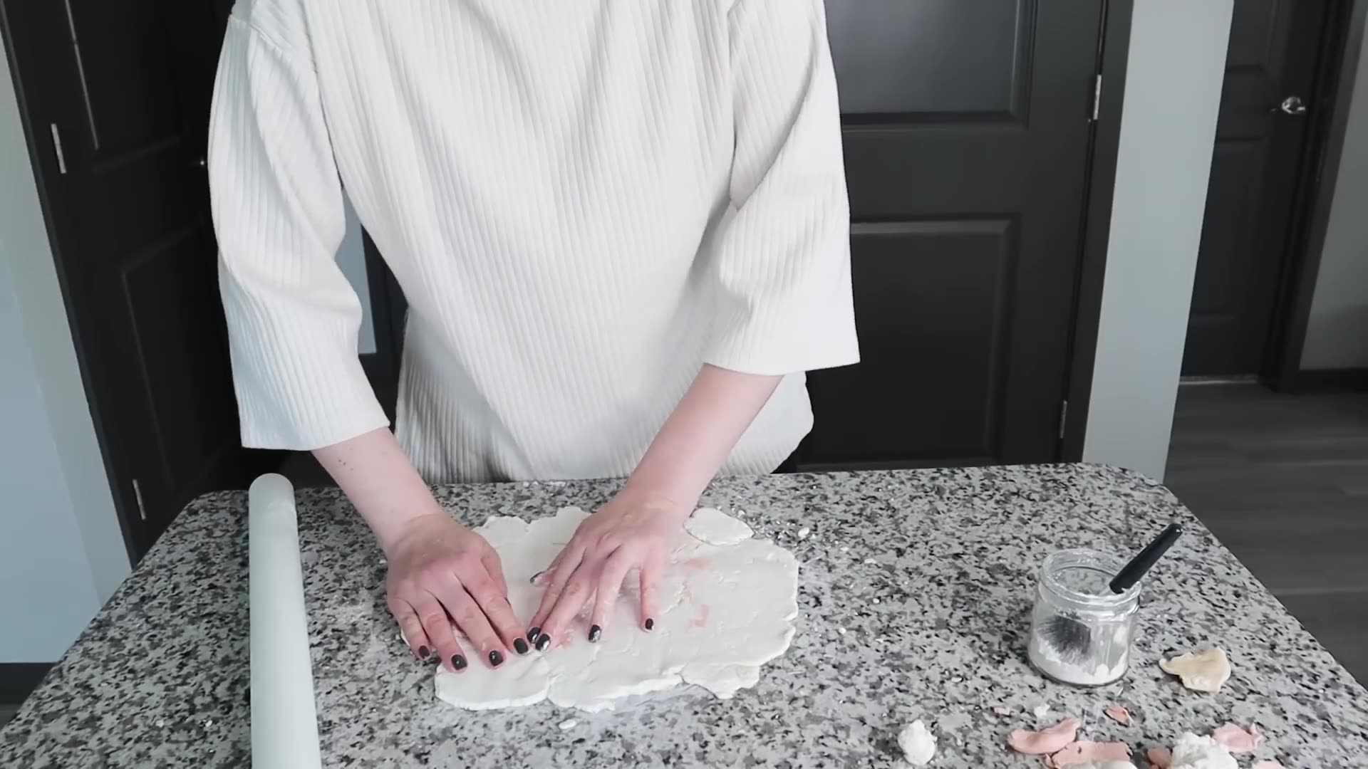 ***How to use fondant for wedding cake design: Rough Stone Texture ...