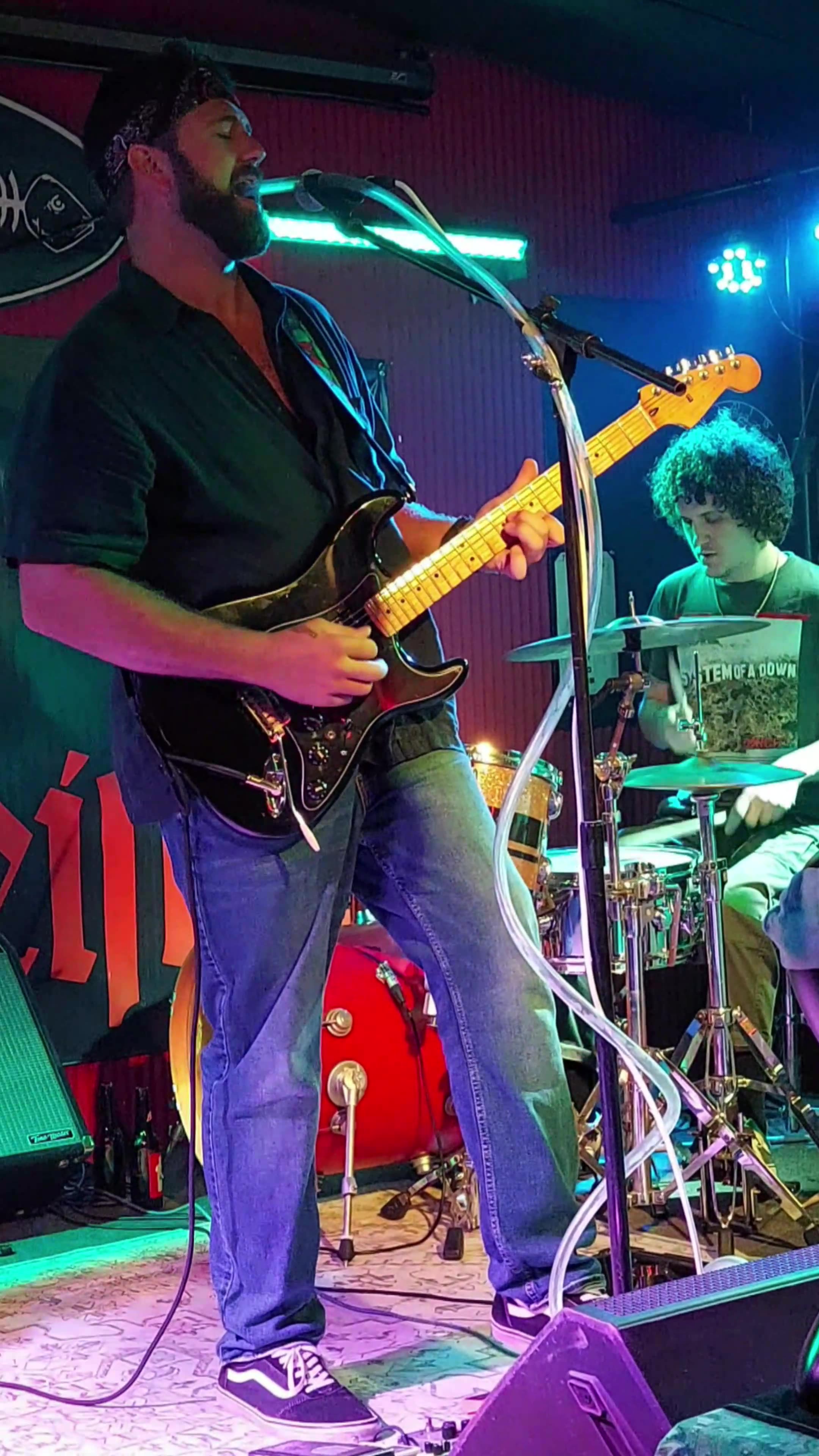 Mason Henderson (Saucy FuzZ) - LIVE @ Undertow (Short 10)