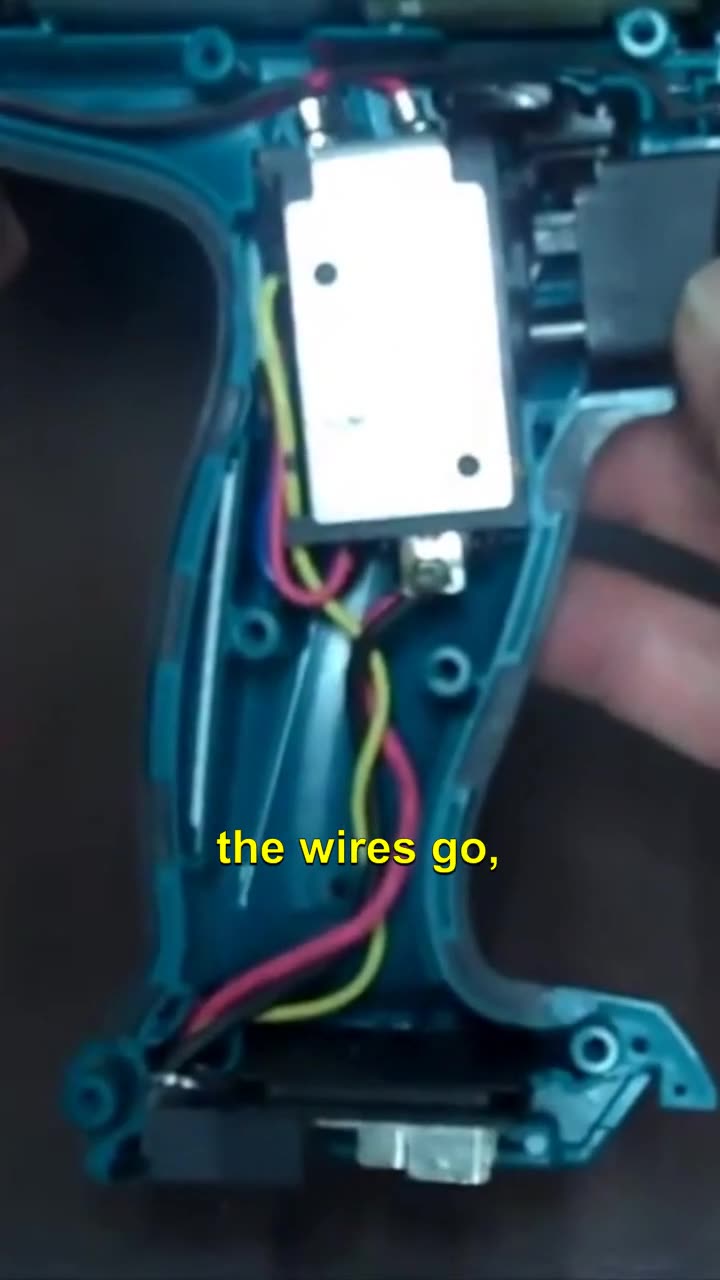 Makita 12 Volt Drill - A Look Inside The Model FD05 2 Speed 3_8_ Drill