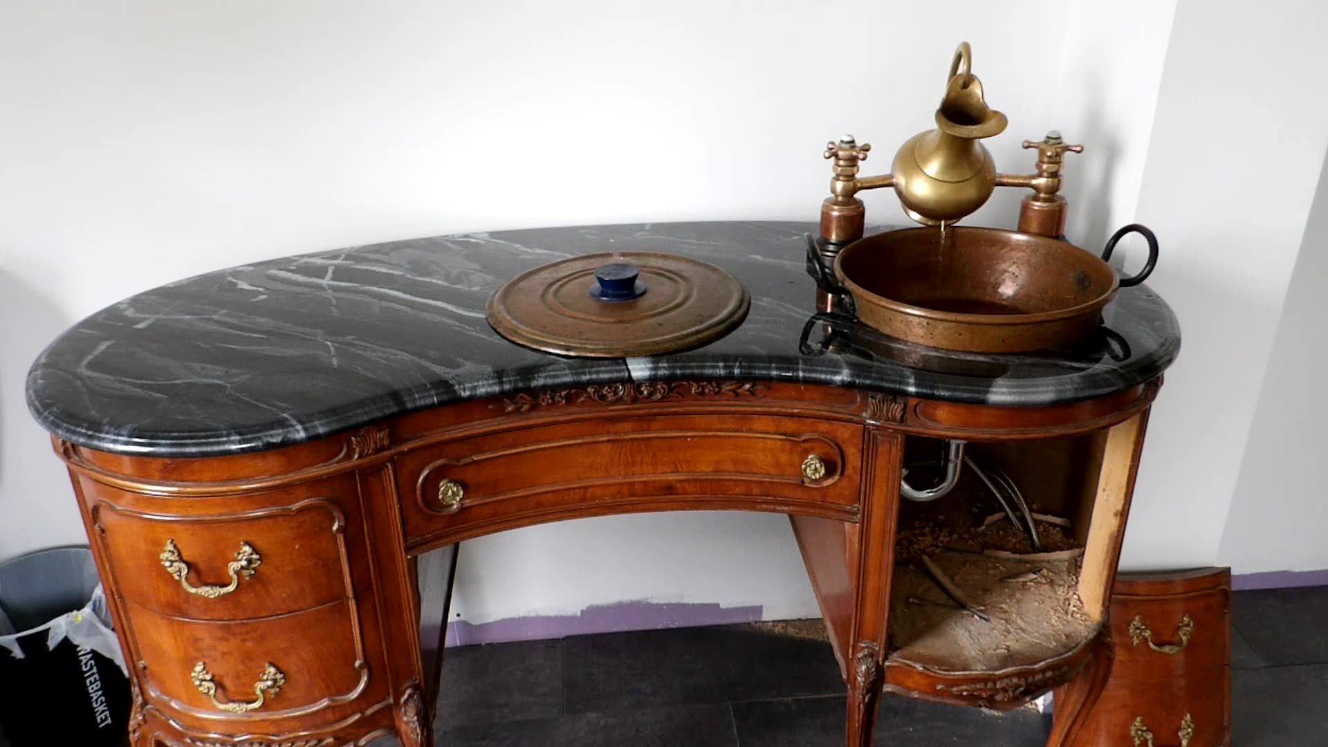 Flock it farm: Part 4 resin dirty pour, vanity remodel