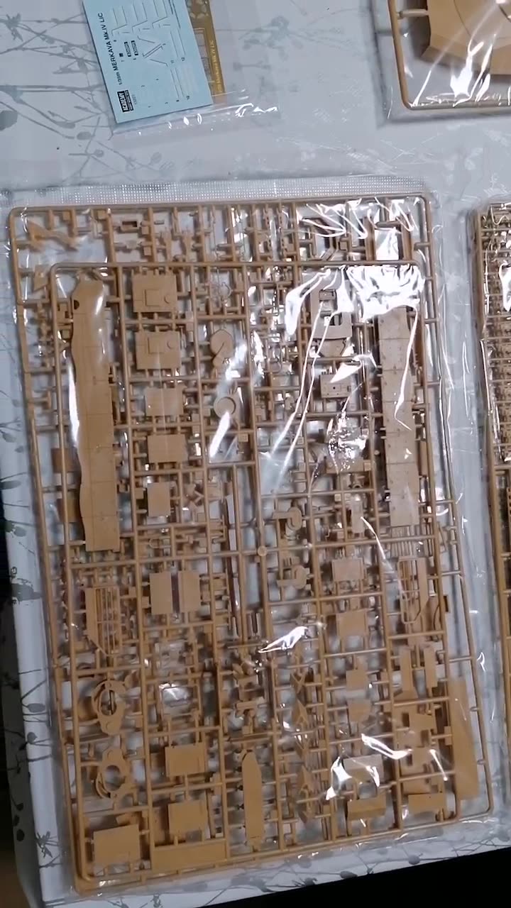 MERKAVA MK.4 LIC 1/35 ACADEMY FULL INSIDE KIT1