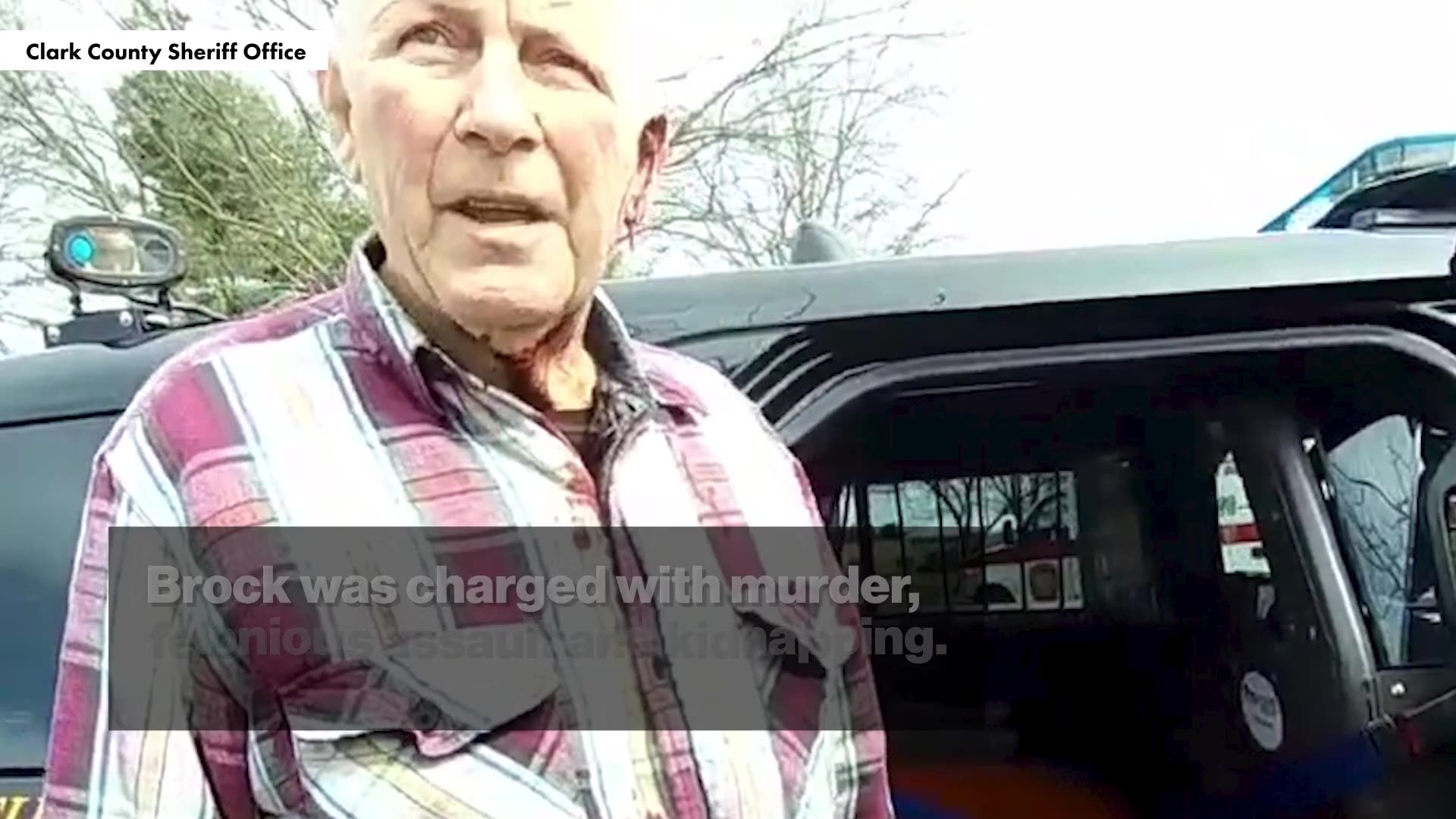 'I'm sure glad you guys are here': Moment scam victim greets cops after ...