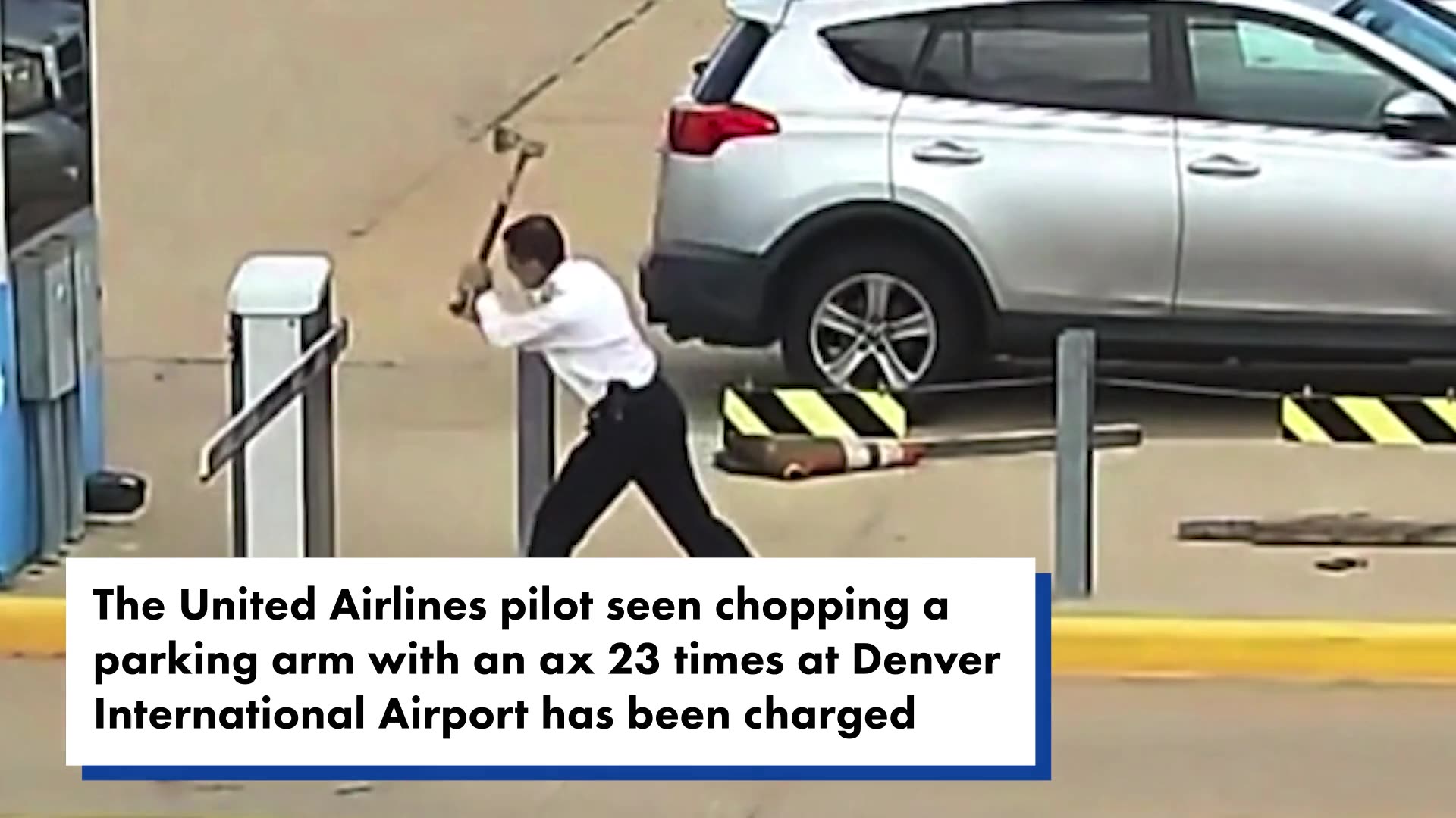 SMITE PLAN: United Airlines Pilot LOSES IT, Attacks Parking Gate Arm ...