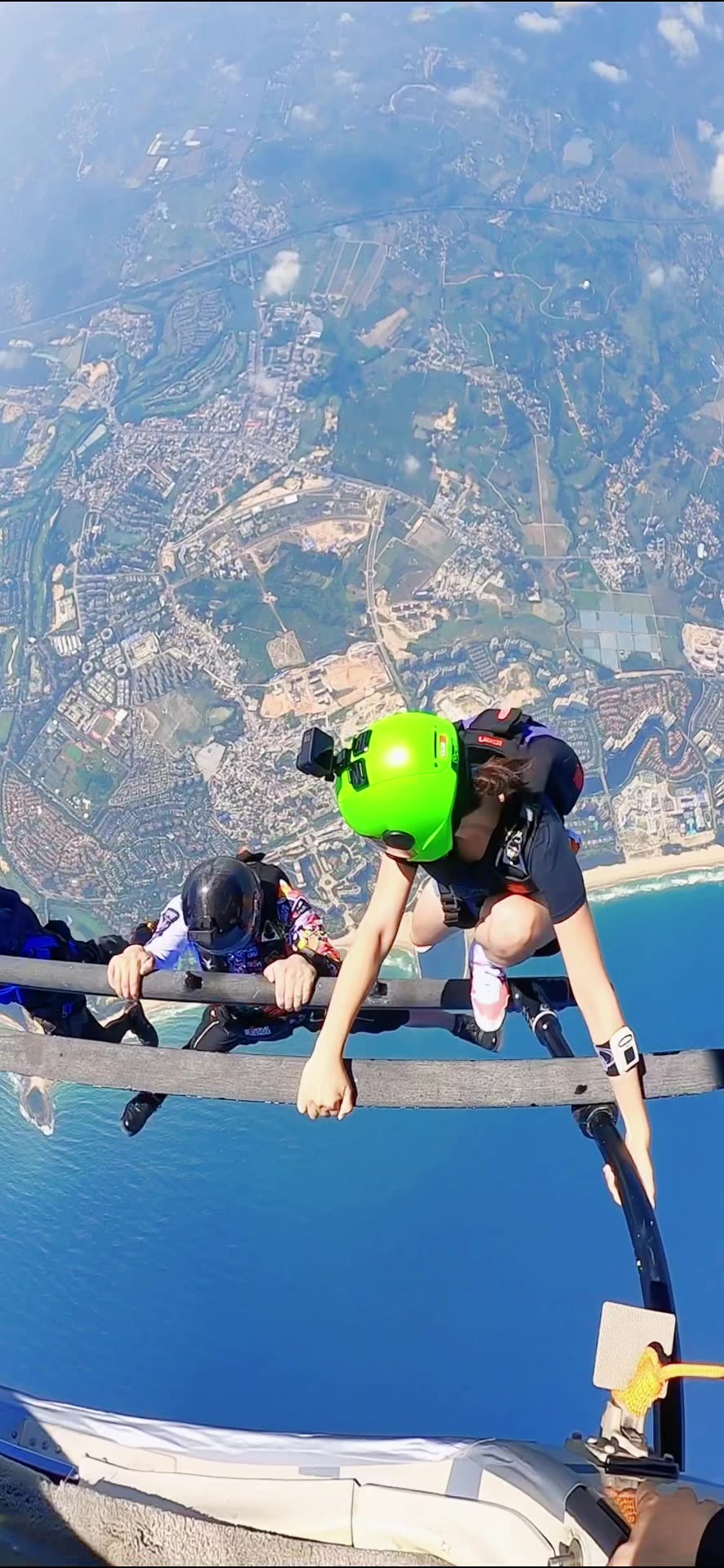 Adventurous daredevils jump in thrilling skydiving adventure