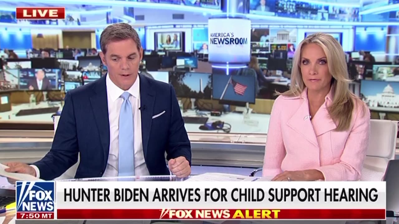 Deadbeat dad Hunter Biden has arrived at court shaking hands like he’s ...