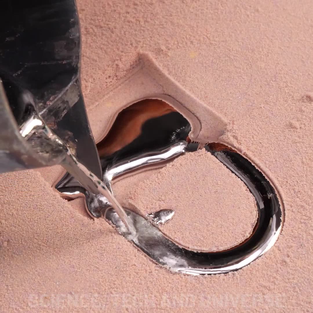Melting Metal On Kinetic Sand!