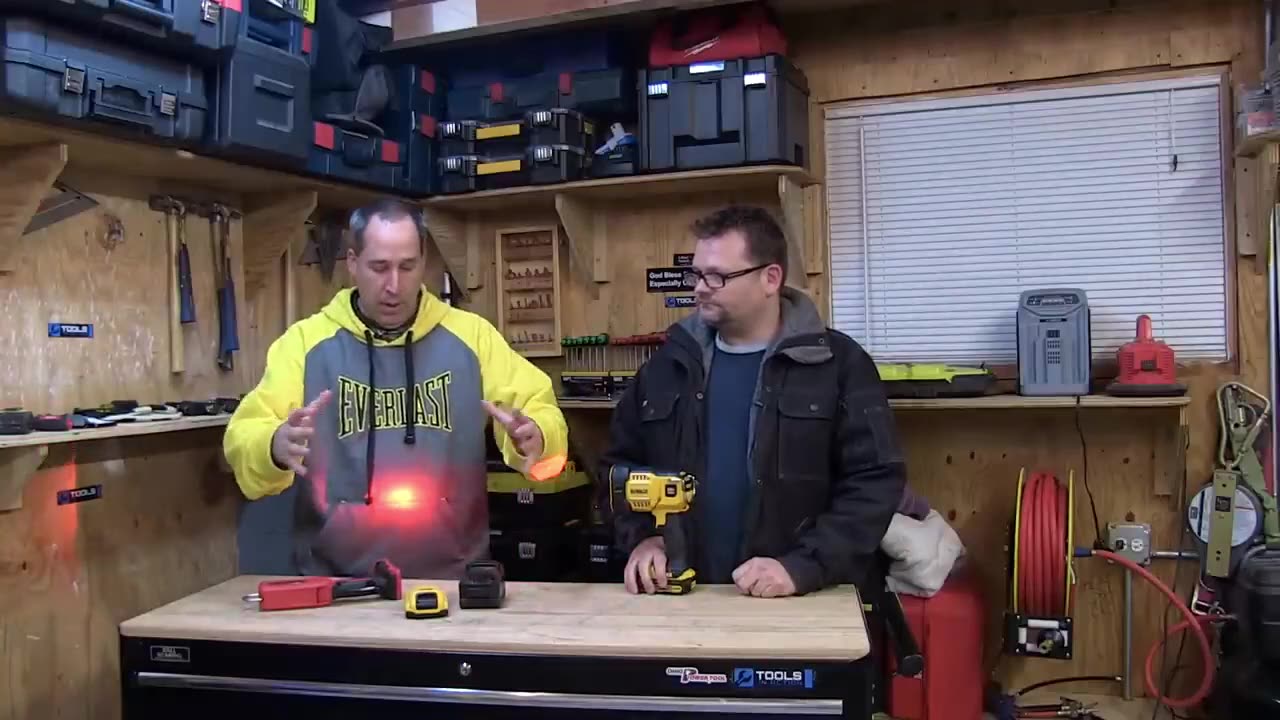 Review of the Dewalt DCL043 Cordless 18V / 20V Max Jobsite LED ...